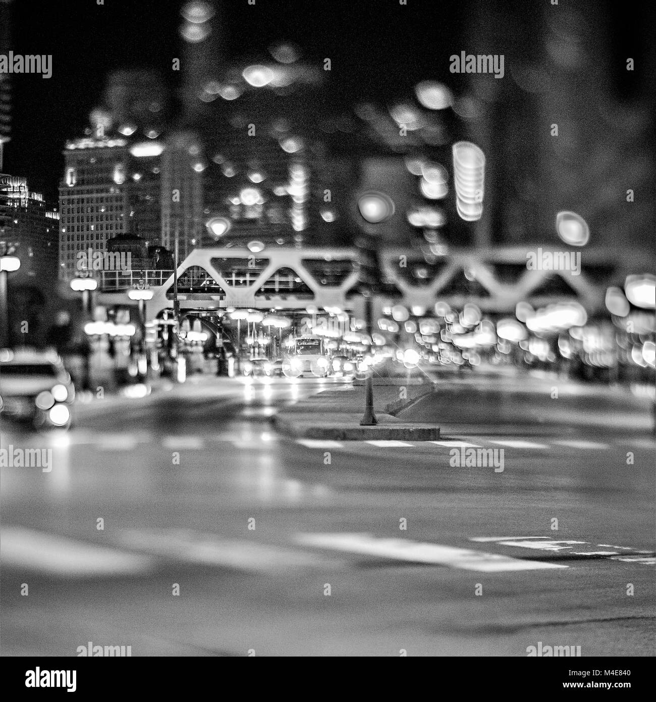 Chicago skyline sunset sears tower Black and White Stock Photos ...