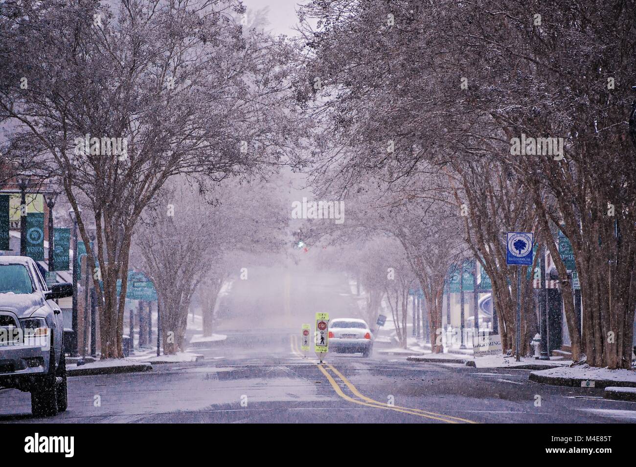 Downtown york south carolina white hi-res stock photography and images ...