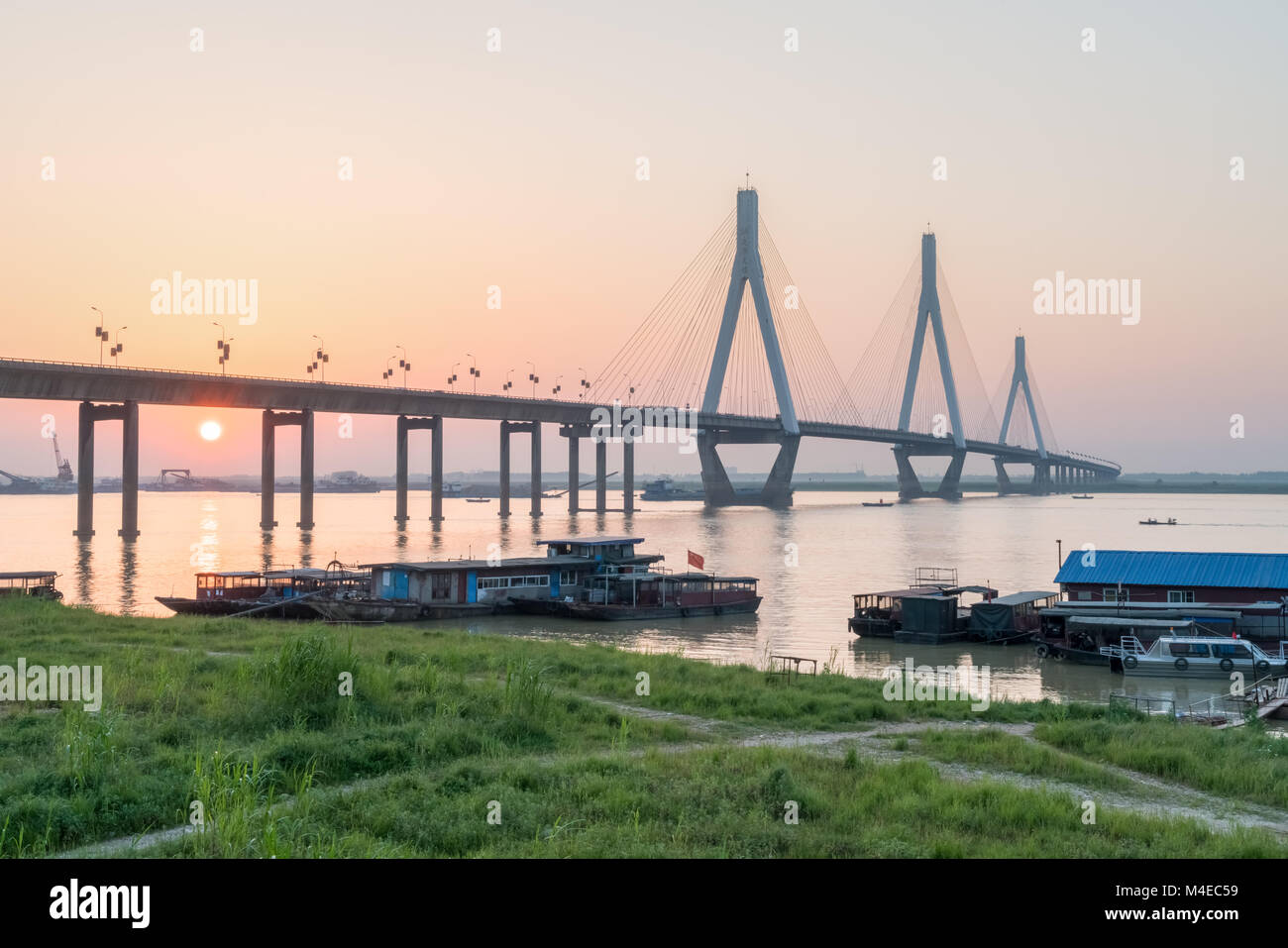 Dongting Lake Bridge High Resolution Stock Photography and Images - Alamy