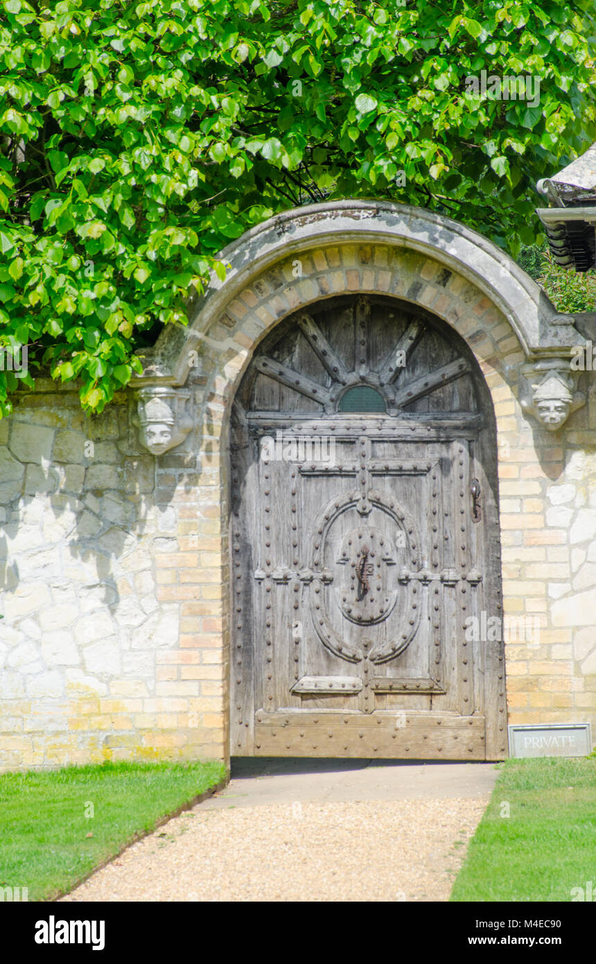 Arch gate in wall hi-res stock photography and images - Alamy