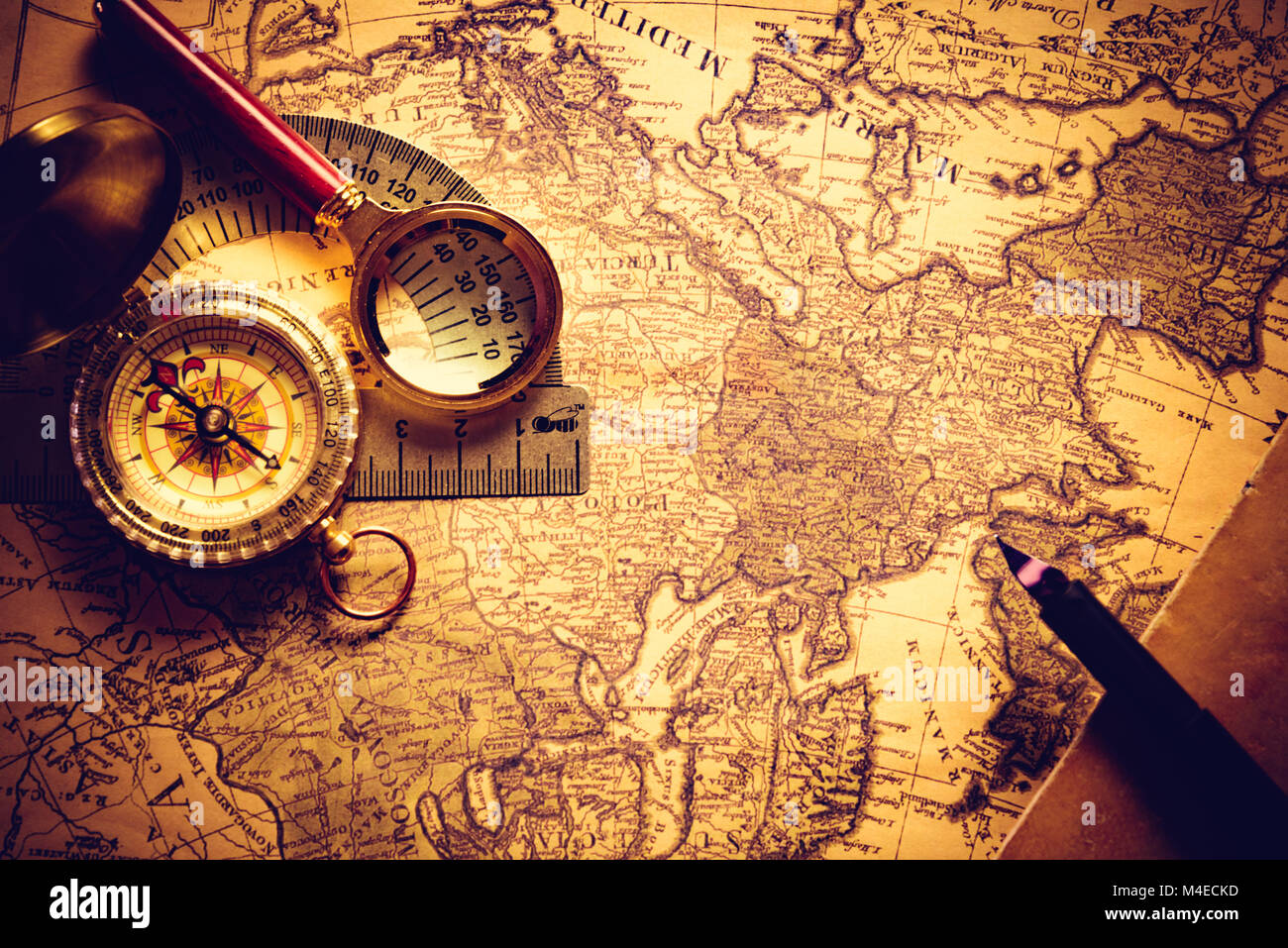 Brass compass cover hi-res stock photography and images - Alamy