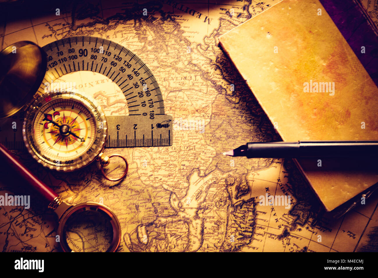 Brass compass cover hi-res stock photography and images - Alamy