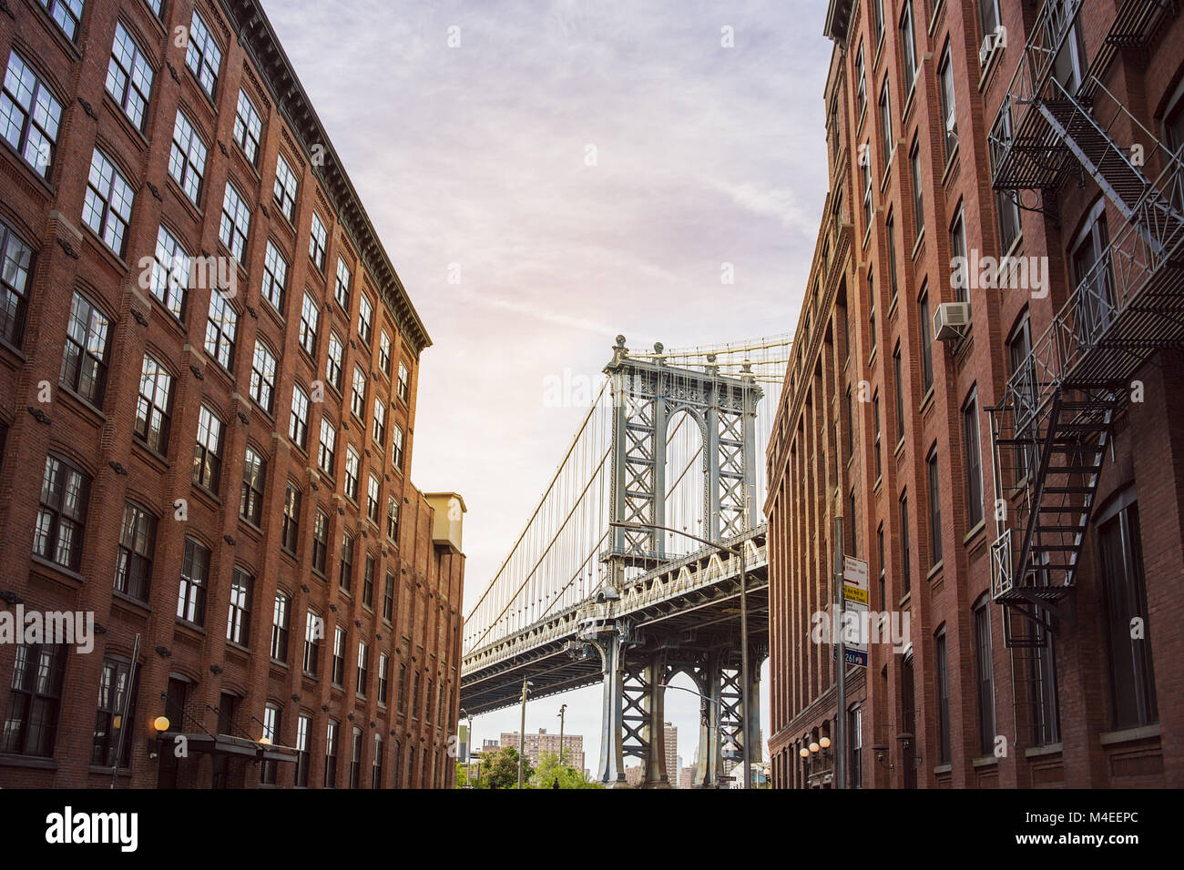 Nyc architecture bridge hi-res stock photography and images - Alamy