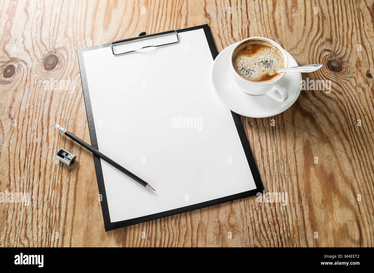 Clipboard with a blank paper Stock Photo - Alamy