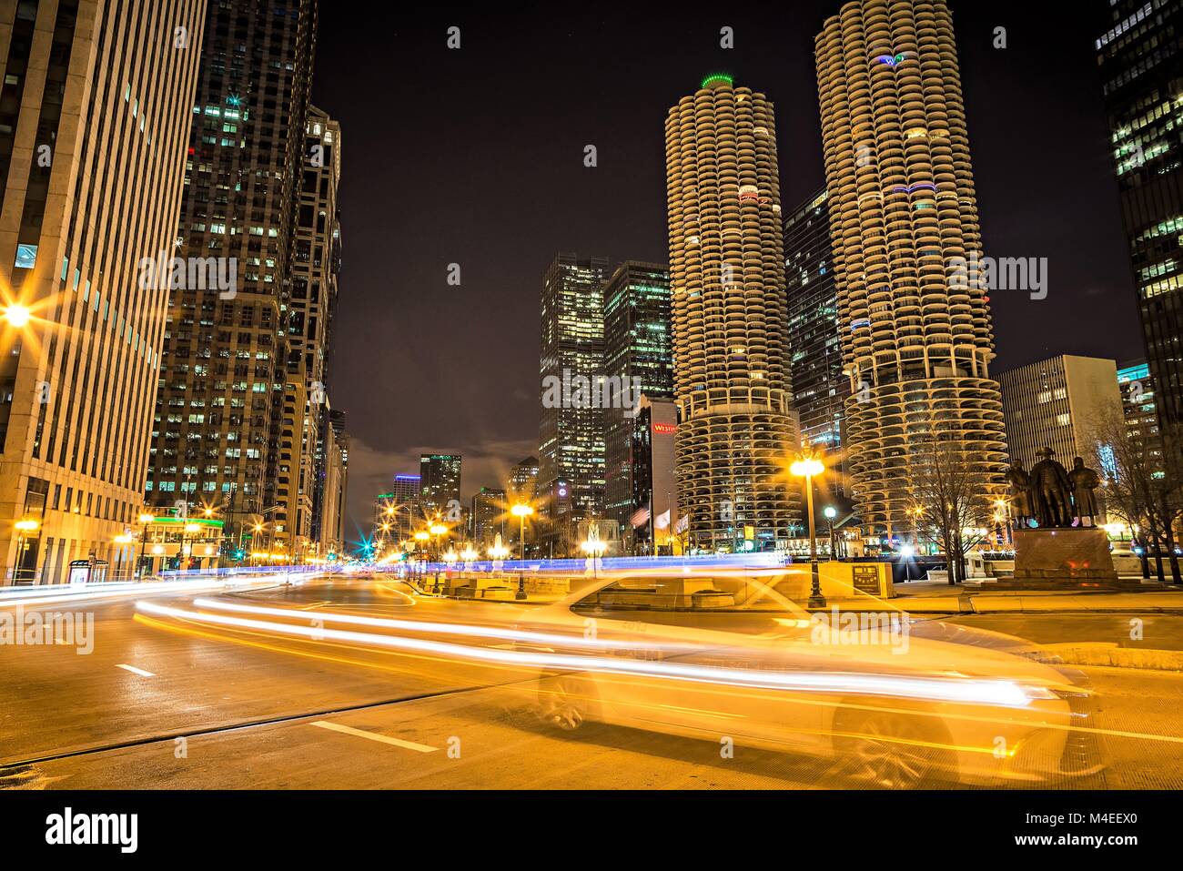 Chicago downtown area night hi-res stock photography and images - Alamy