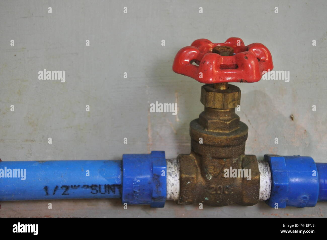 Hand wheel valve hi-res stock photography and images - Alamy