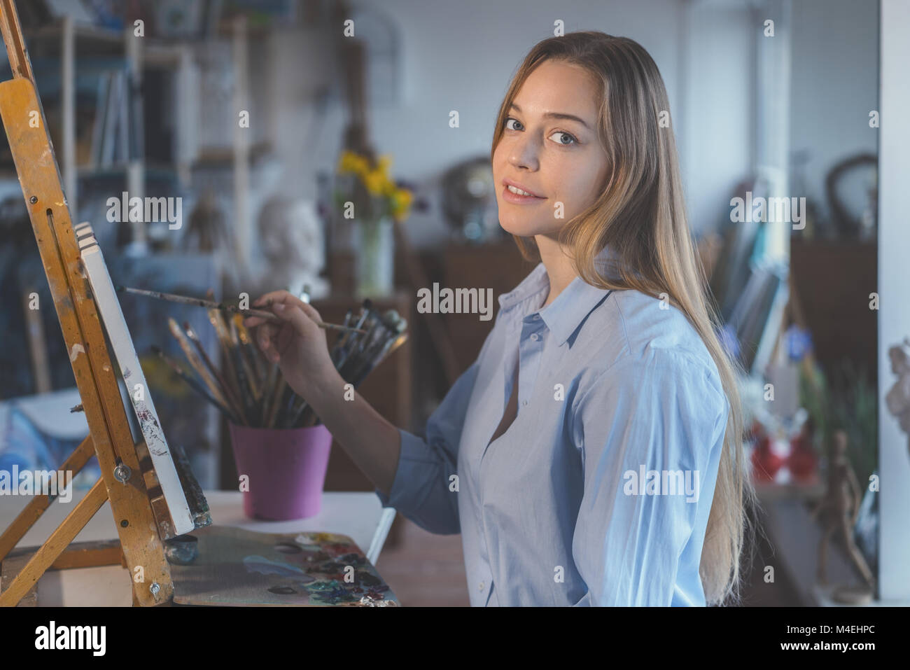 Young artist hi-res stock photography and images - Alamy