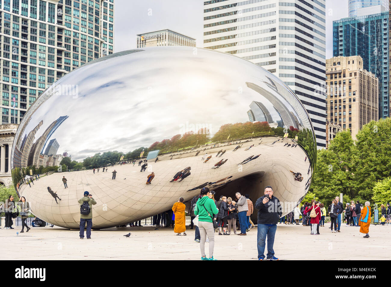 Cloud gate sculpture in Chicago Stock Photo - Alamy