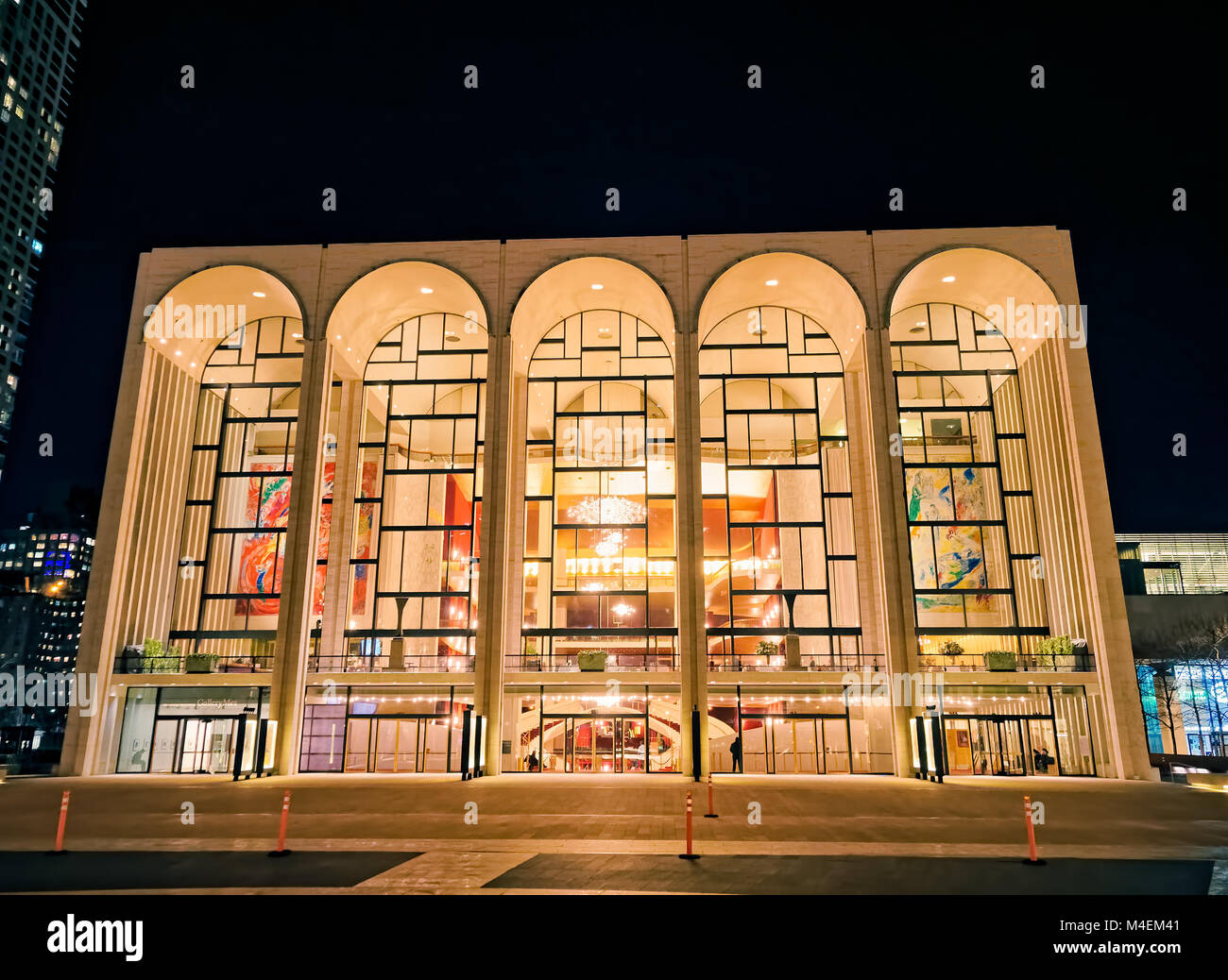 Metropolitan opera house hi-res stock photography and images - Alamy