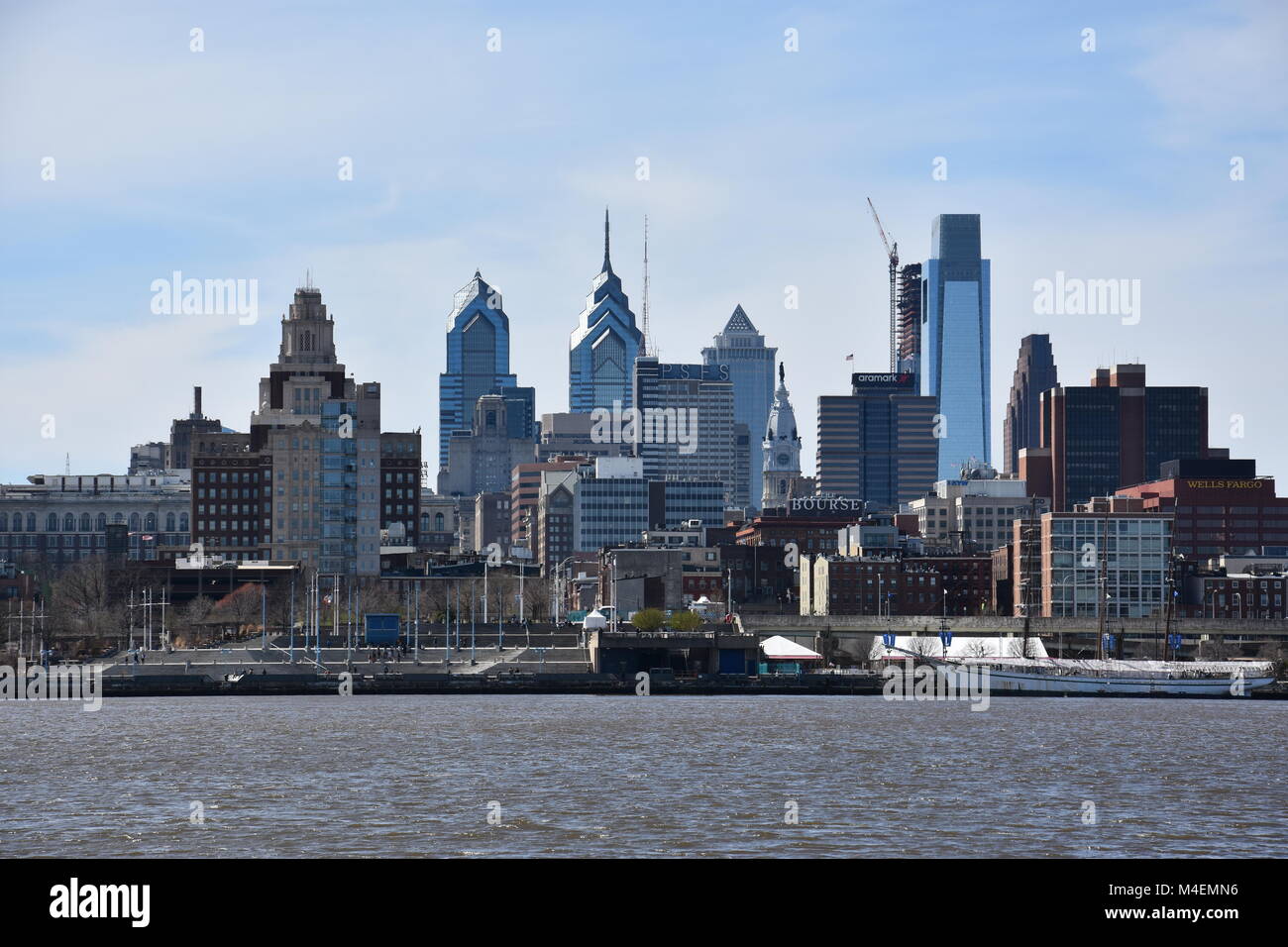 Dockside condos hi-res stock photography and images - Alamy