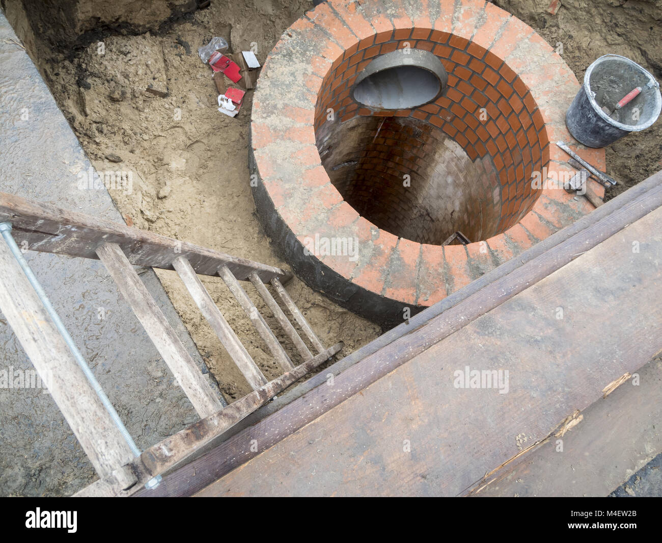 Shaft ladder hi-res stock photography and images - Alamy