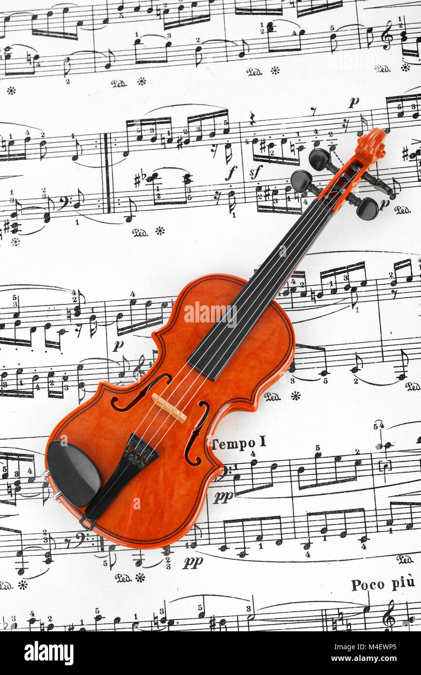 Violin music symbol hi-res stock photography and images - Alamy