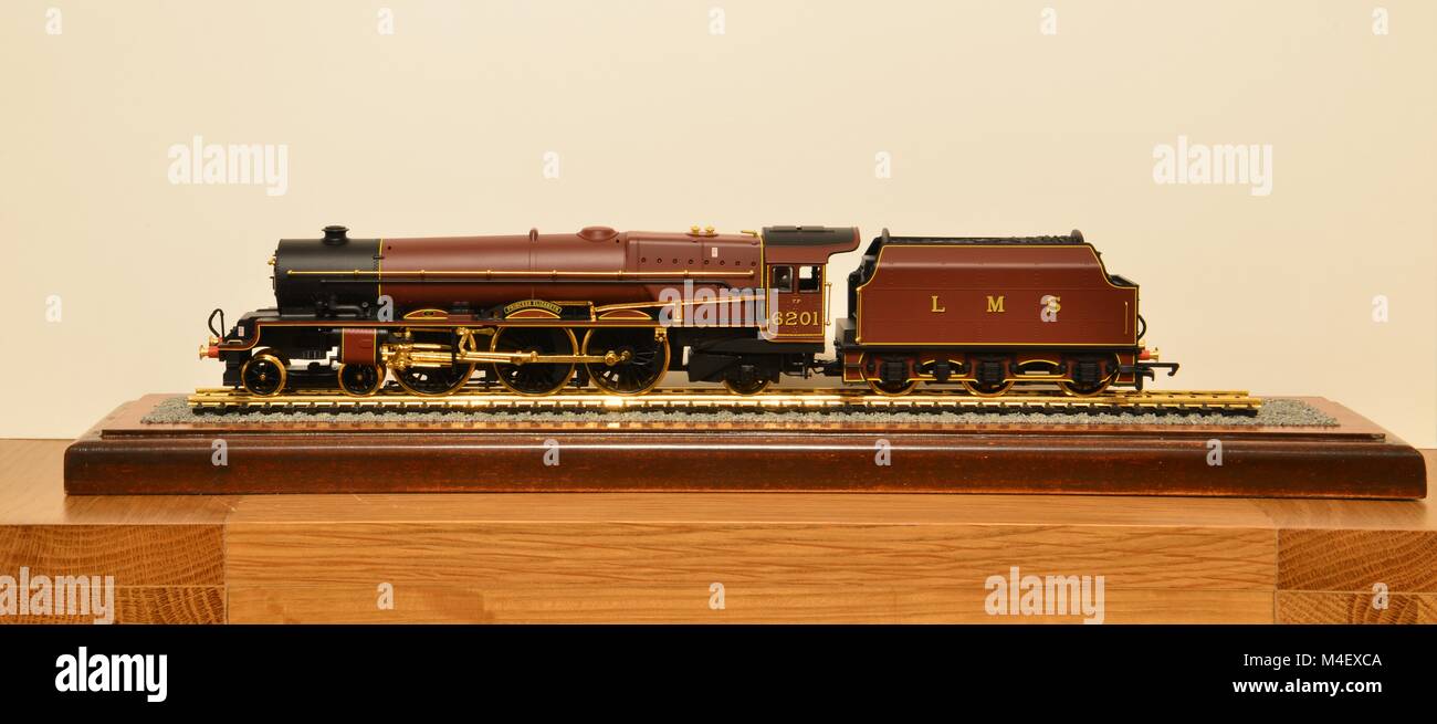 Gold class wagon hi-res stock photography and images - Alamy