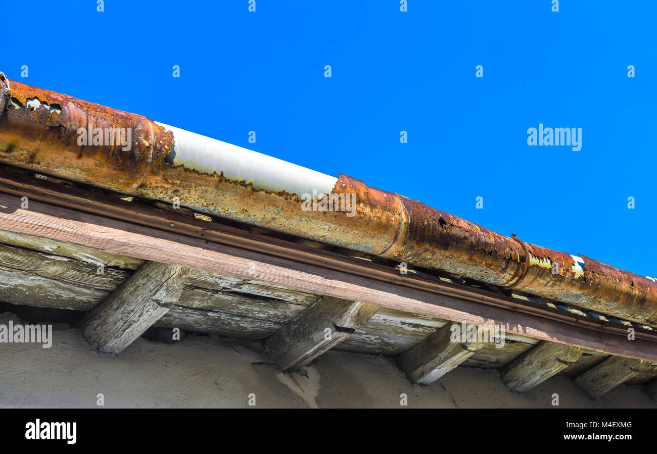 Broken gutters hi-res stock photography and images - Alamy