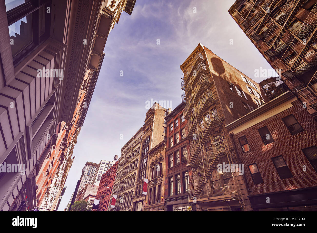 Old buildings manhattan hi-res stock photography and images - Alamy