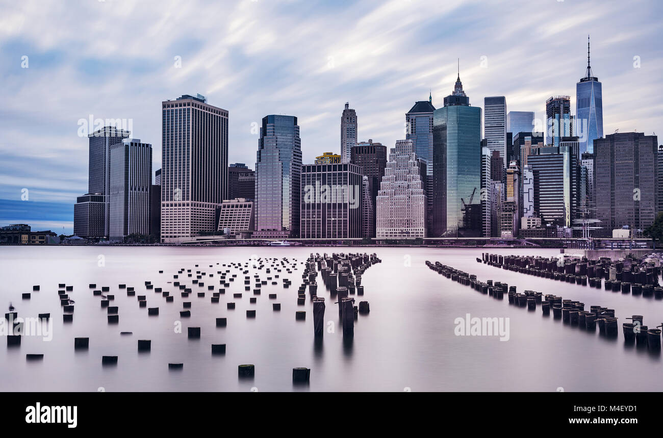 Dramatic skyline hi-res stock photography and images - Alamy