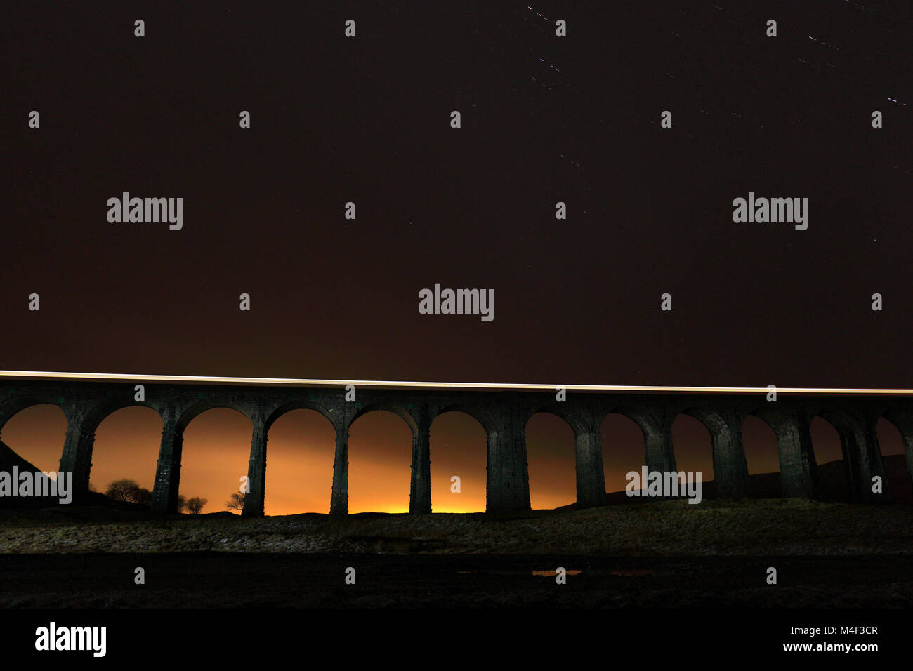 Ribblehead viaduct at night hi-res stock photography and images - Alamy