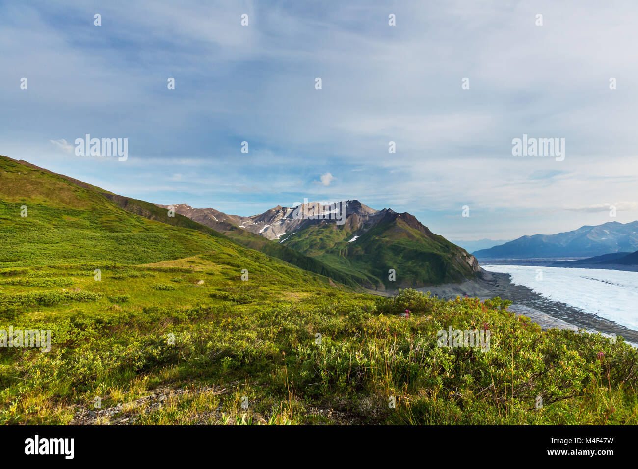 Wrangell mountain range hi-res stock photography and images - Alamy
