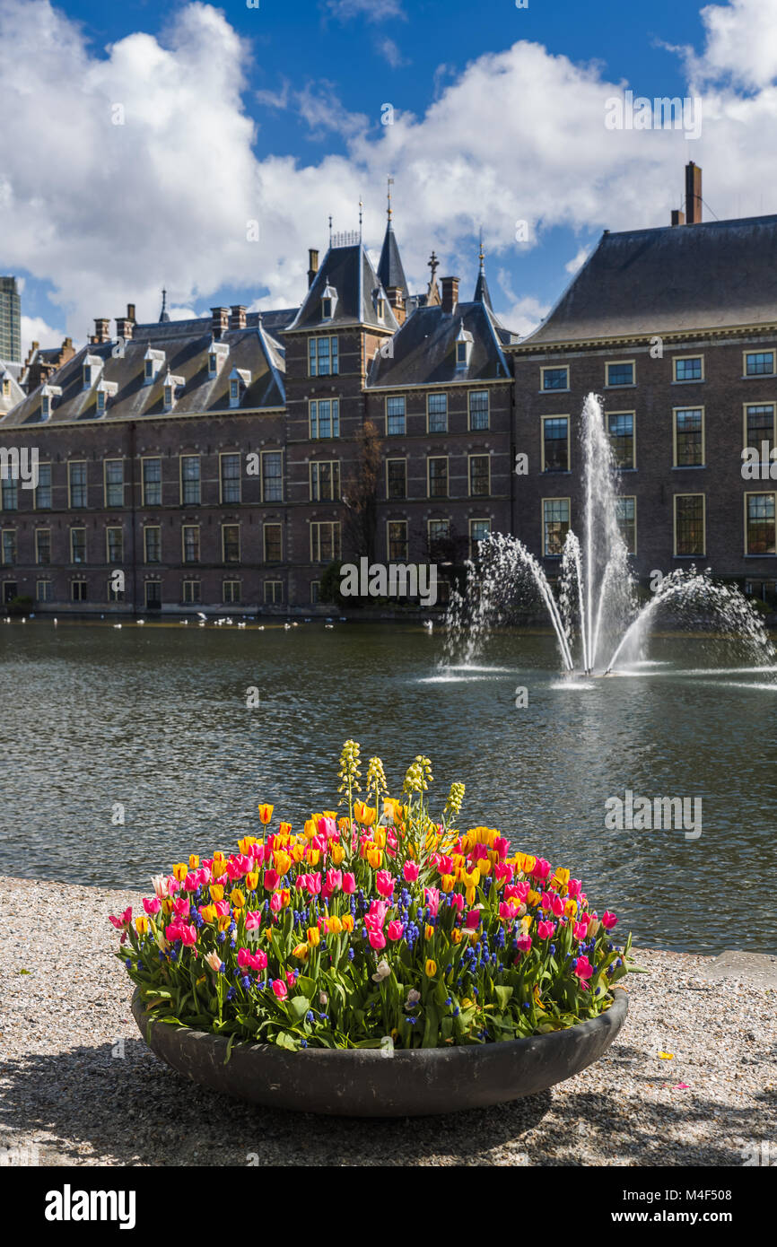 The hague netherlands parliament buildings hi-res stock photography and ...