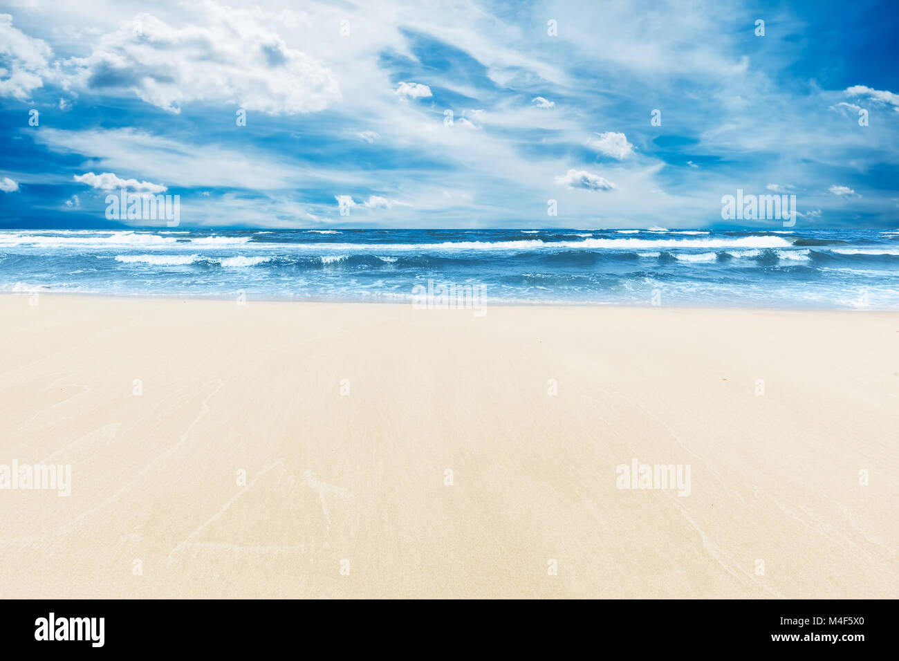 Beach under the sun hi-res stock photography and images - Alamy