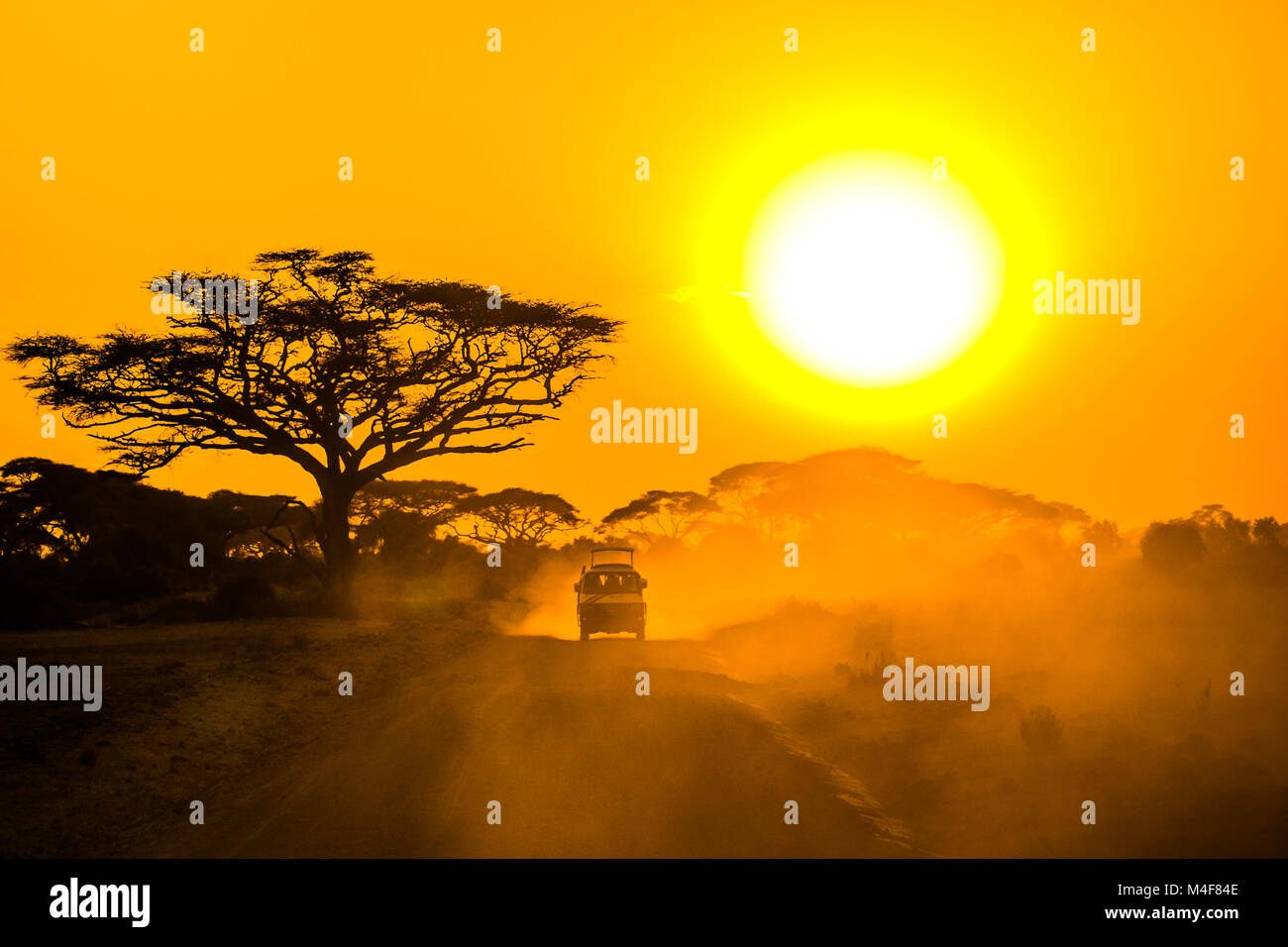 Jeep sunset hi-res stock photography and images - Alamy