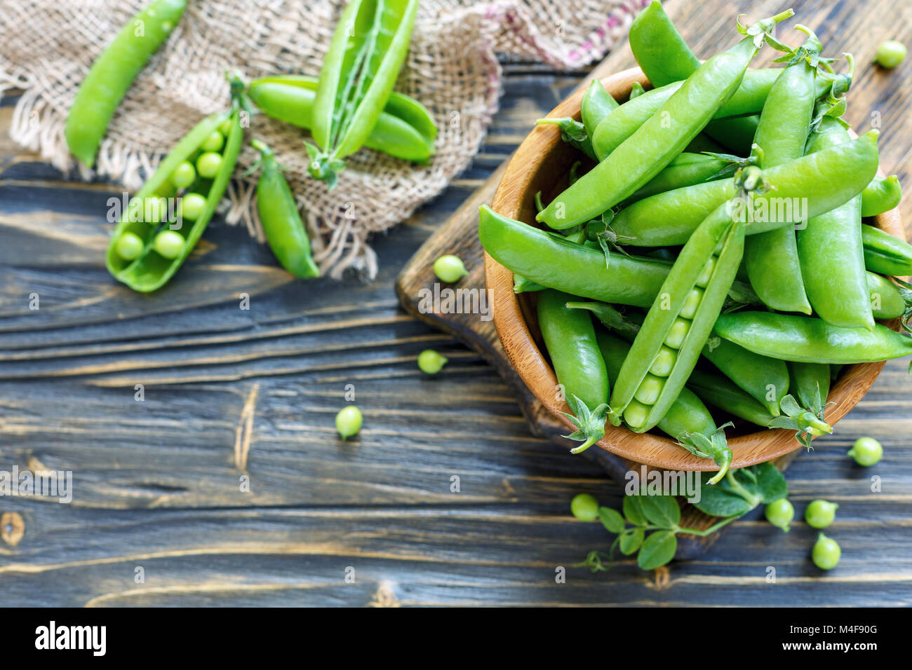 Opened seed pods hi-res stock photography and images - Alamy