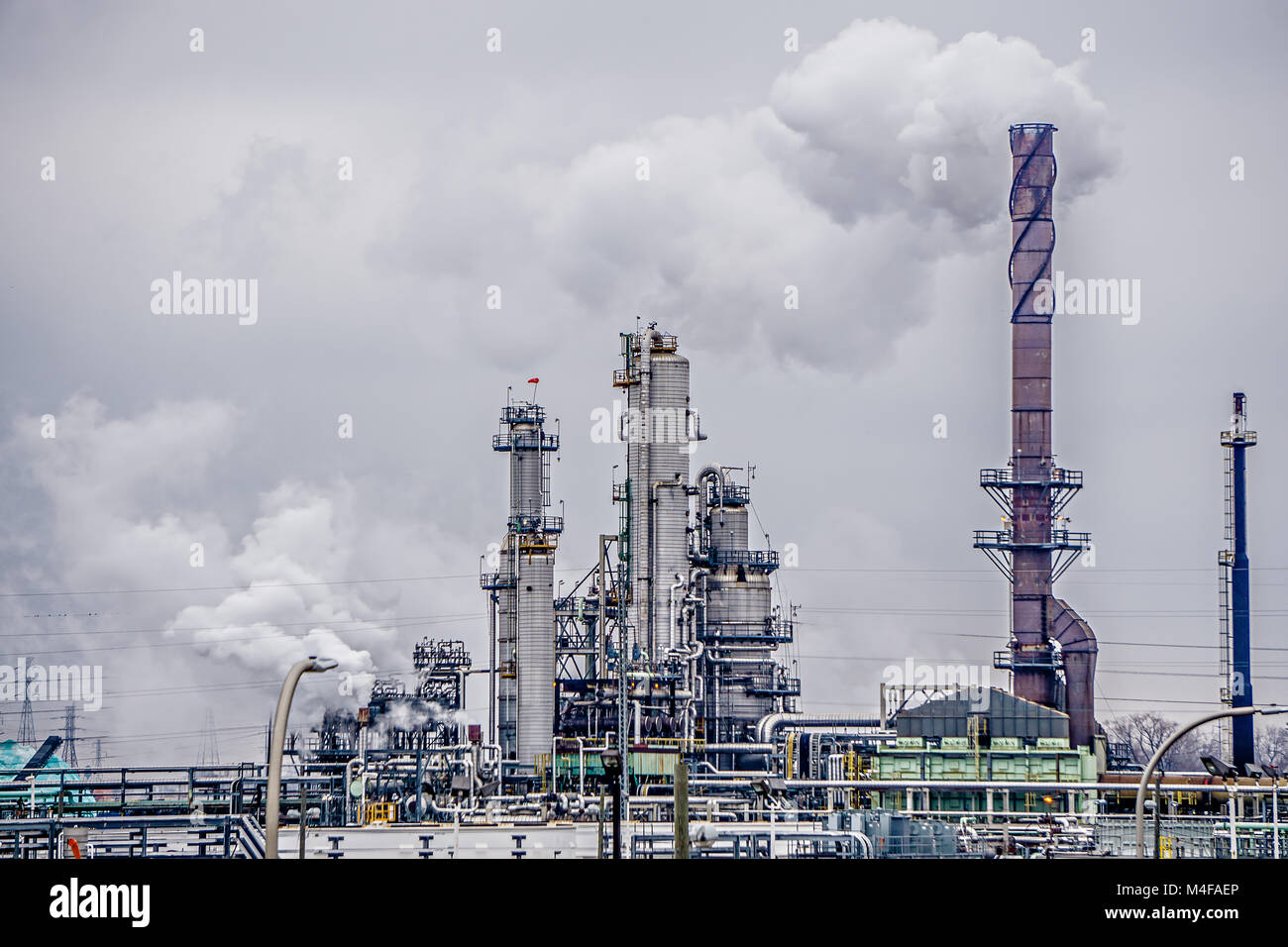 petrol refinery chemical plant near detroit michigan Stock Photo - Alamy