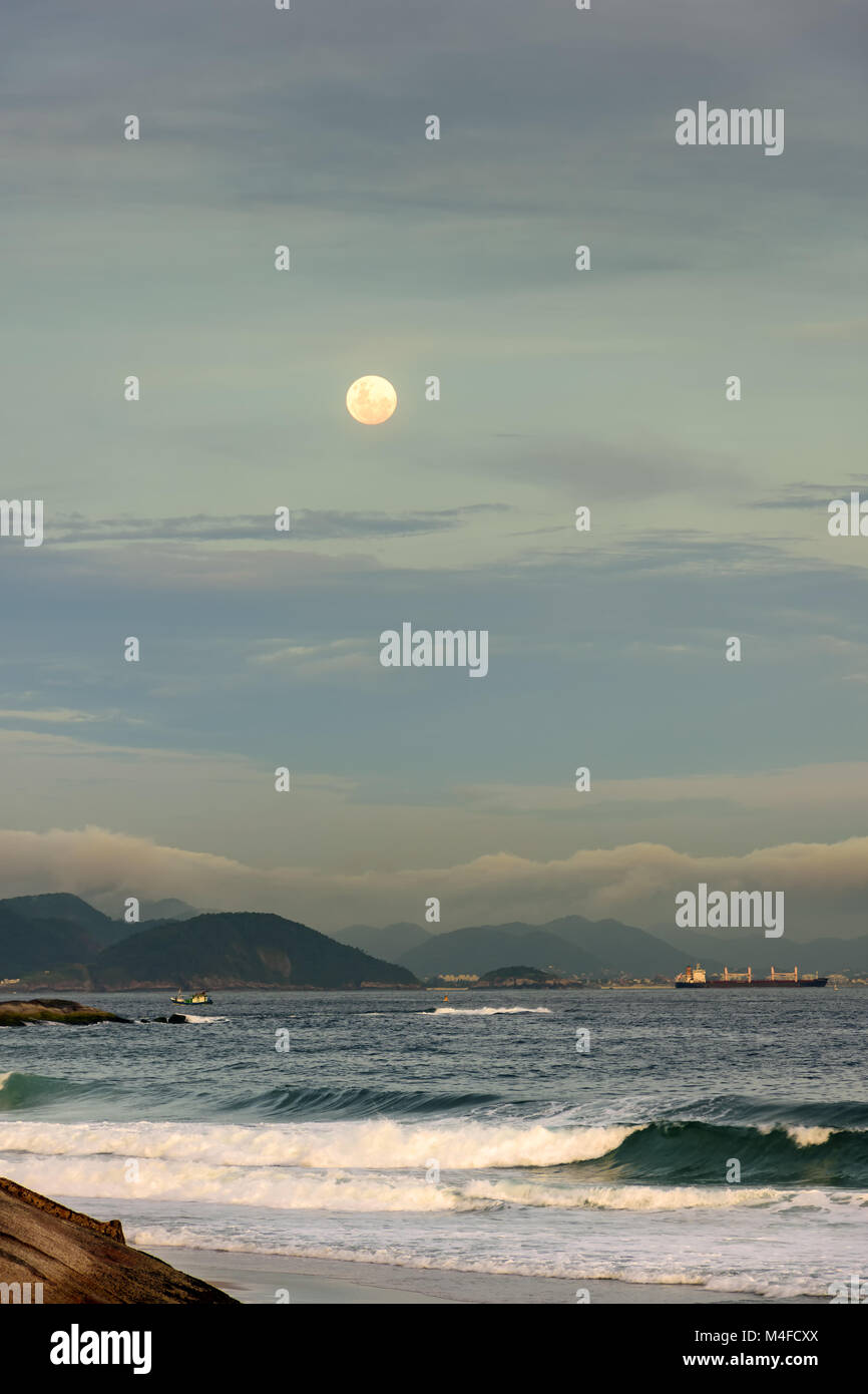Moon over rocks hi-res stock photography and images - Alamy