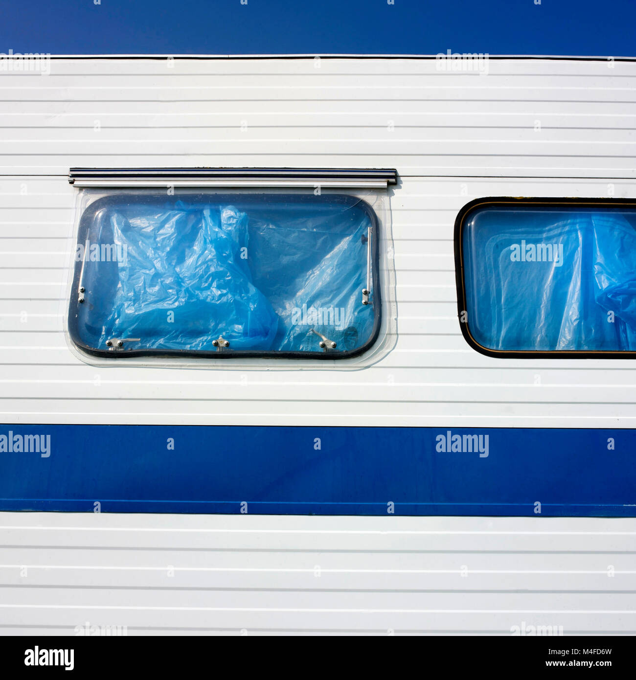Covered caravan hi-res stock photography and images - Alamy