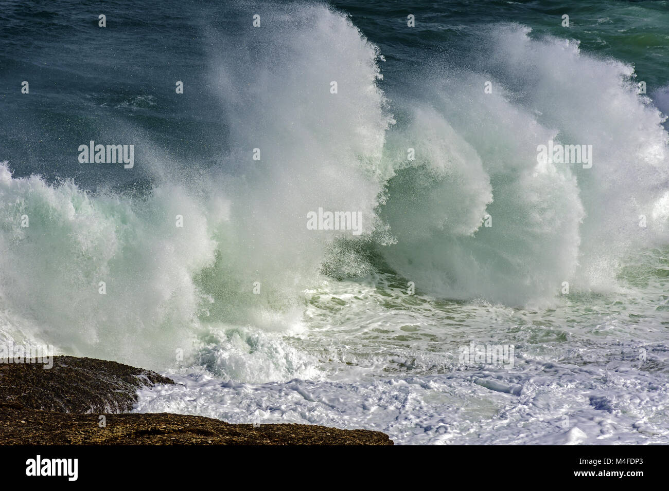 Storm sea rocks hi-res stock photography and images - Alamy