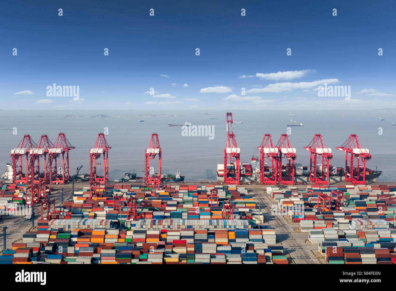 ocean container terminal Stock Photo - Alamy