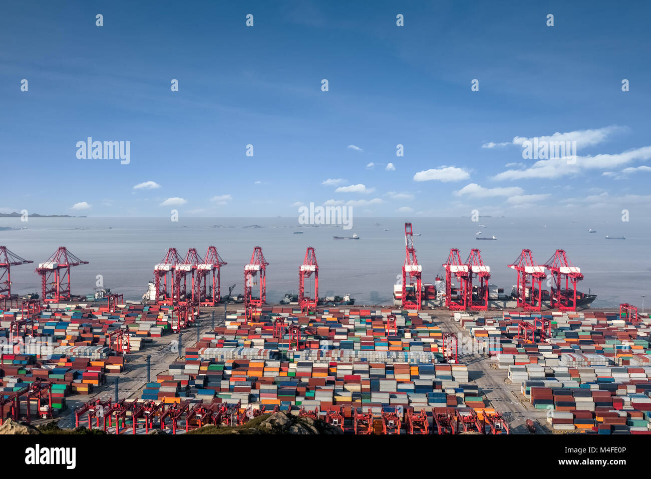 ocean container terminal Stock Photo - Alamy