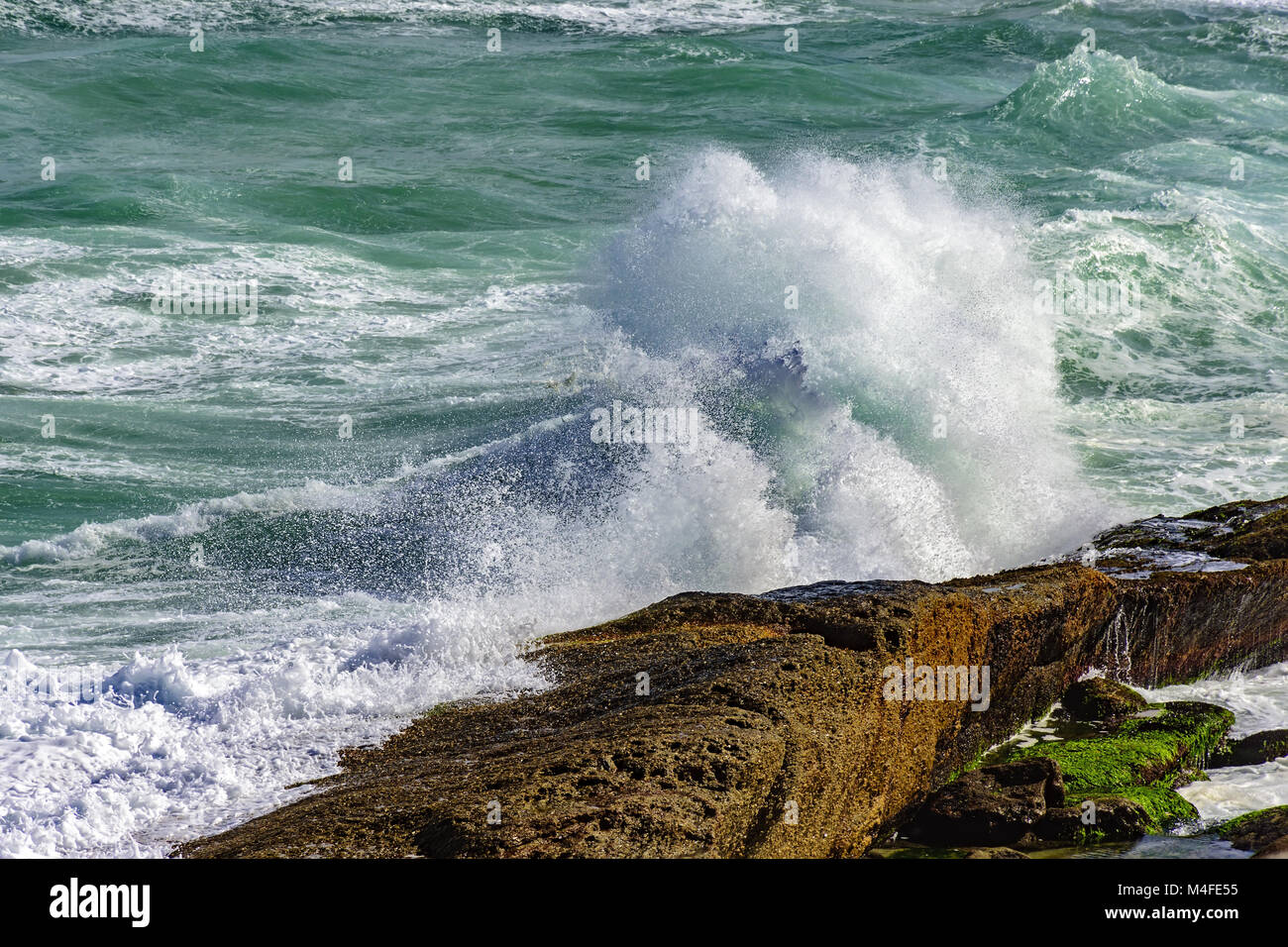 Wave rocks hi-res stock photography and images - Alamy