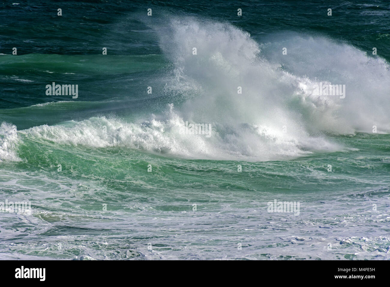 Crashing hi-res stock photography and images - Alamy