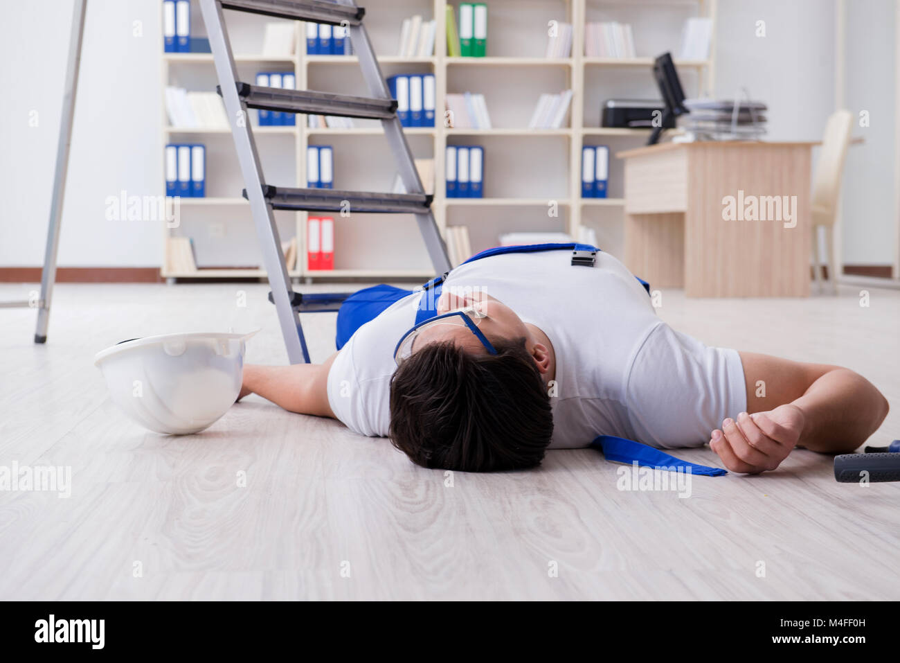 Falling from height hi-res stock photography and images - Alamy