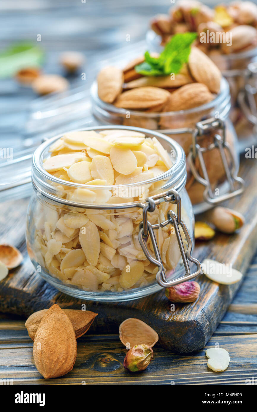 Inshell almonds hi-res stock photography and images - Alamy