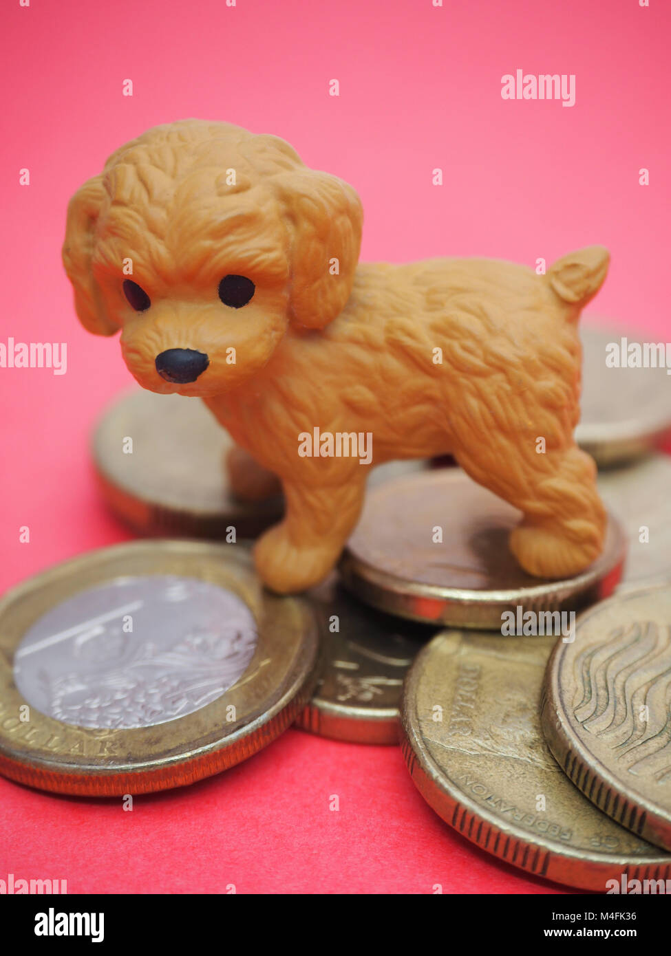 Chinese gold coins hi-res stock photography and images - Alamy