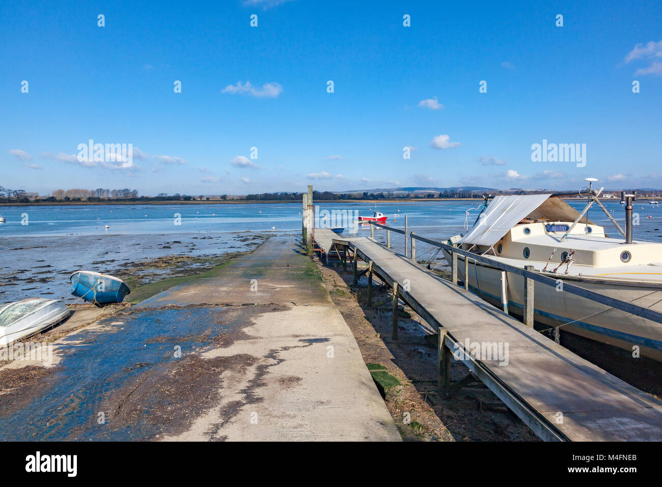 Dell quay yacht hi-res stock photography and images - Alamy