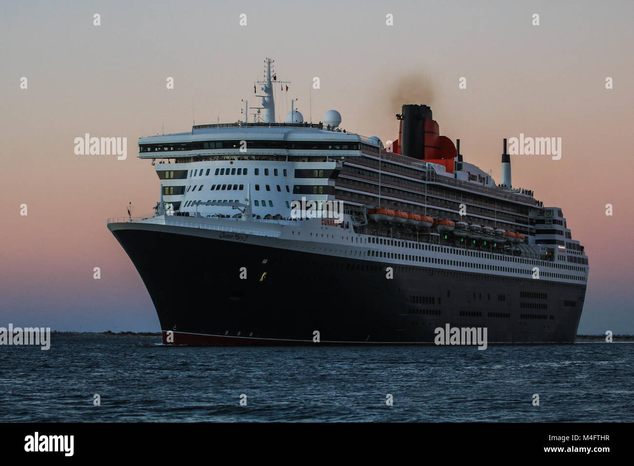 Transatlantic ocean liner hi-res stock photography and images - Alamy