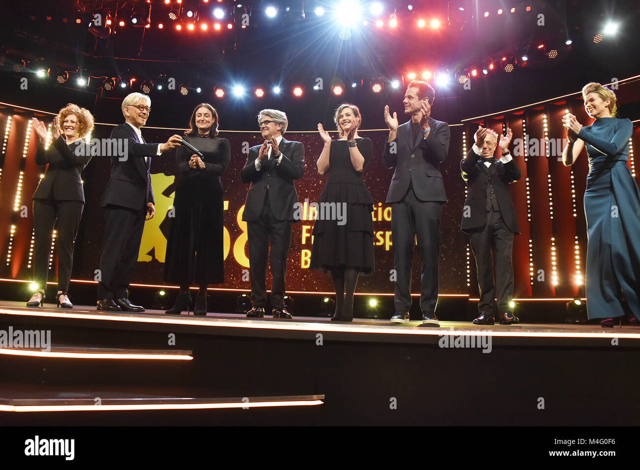 Stephanie zacharek hi-res stock photography and images - Alamy