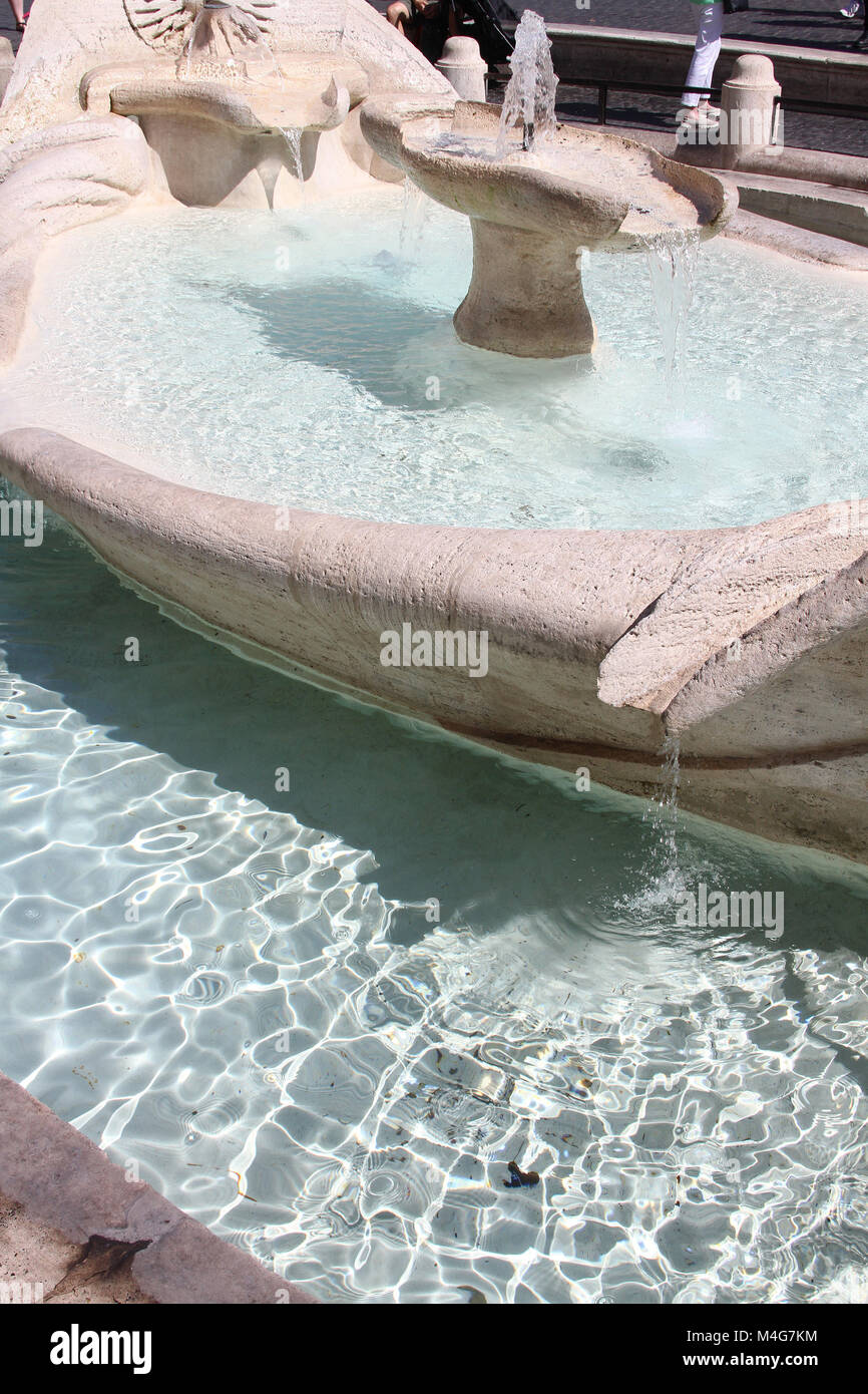 Ugly fountain hi-res stock photography and images - Alamy