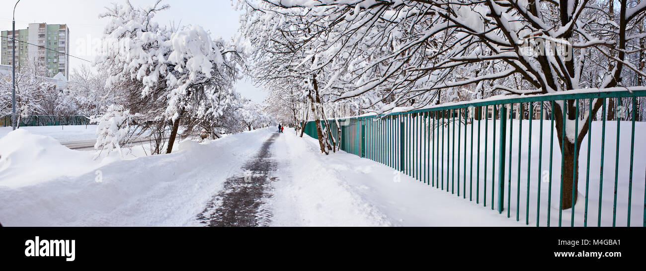 Frosty city street hi-res stock photography and images - Alamy