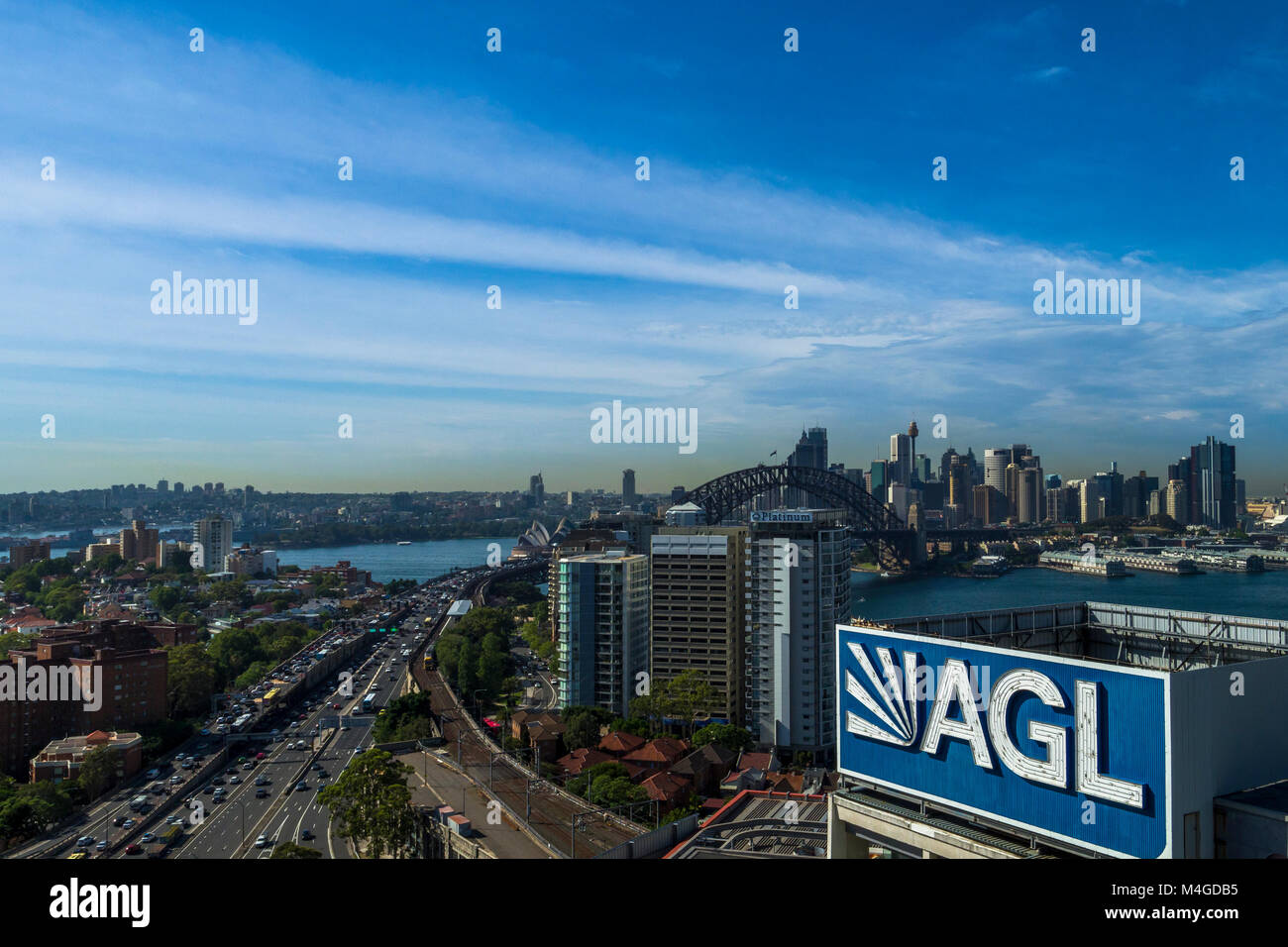 View of Sydney Harbour from North Sydney overlooking Cahill Expressway ...