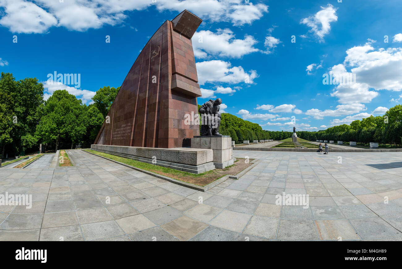 The Soviet War Memorial in Berlin's Treptower Park Stock Photo - Alamy