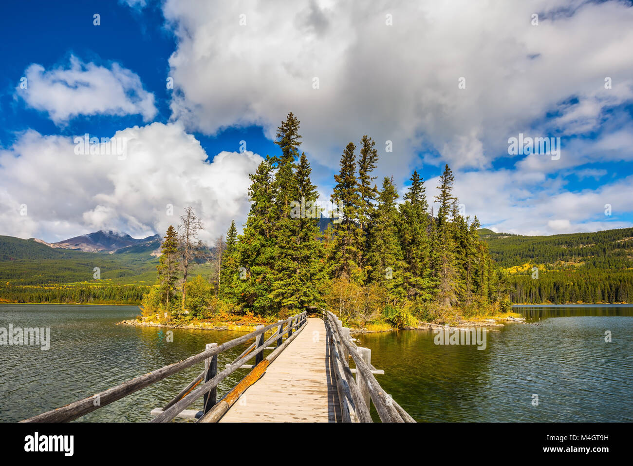 The little island in middle of the lake Stock Photo - Alamy