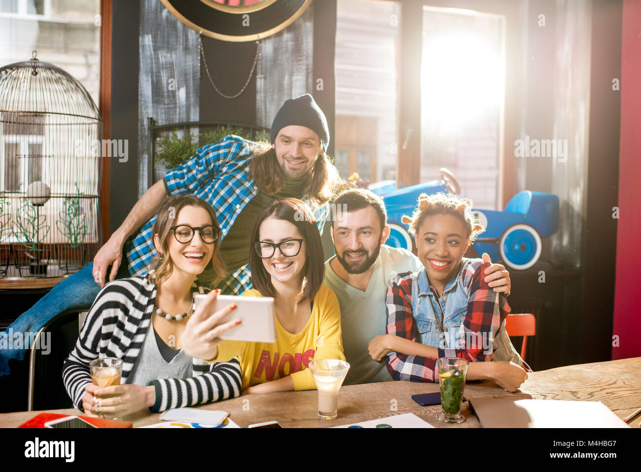 Girls Cafe Selfie High Resolution Stock Photography and Images - Alamy