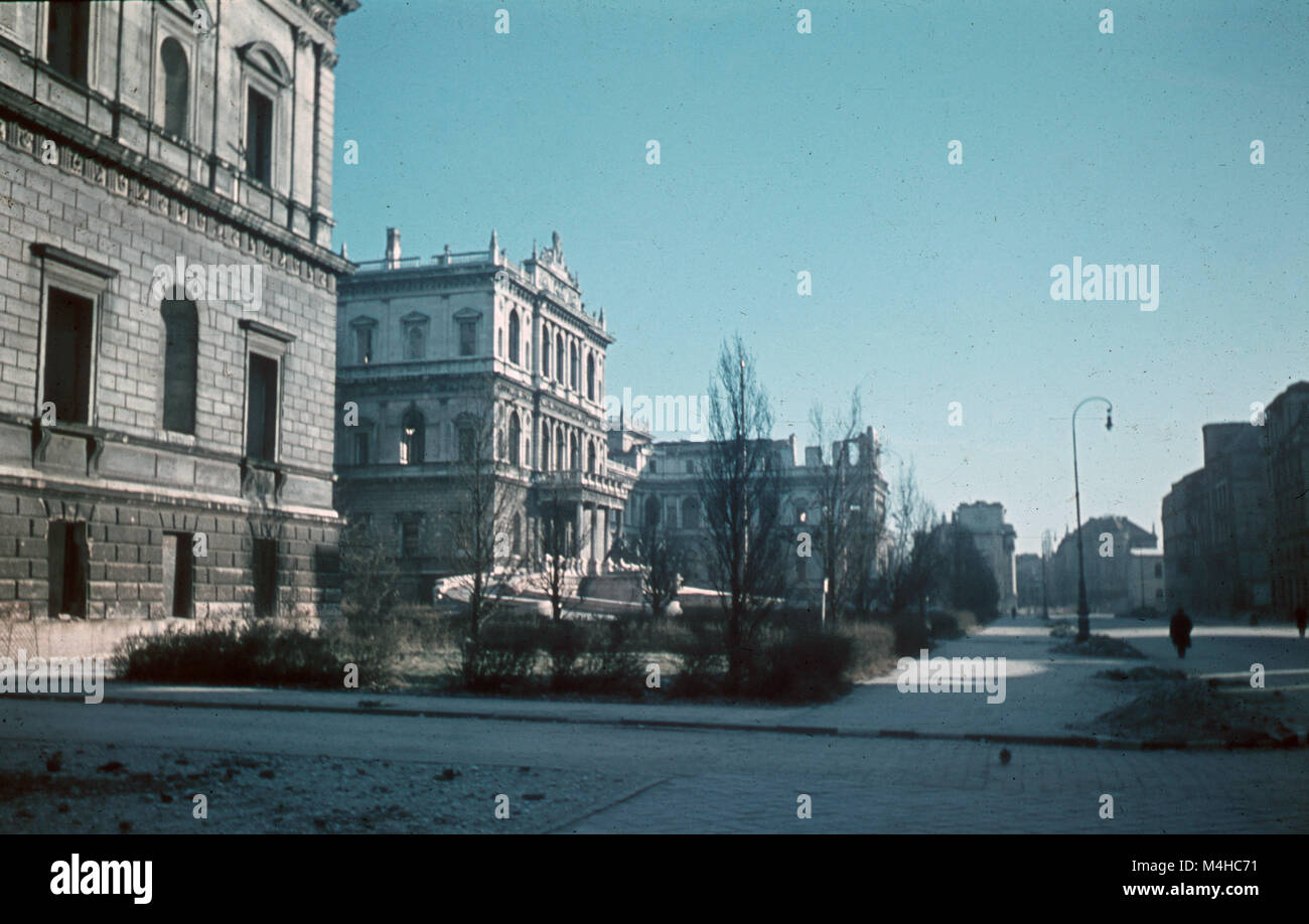 Destroyed munich in world war hi-res stock photography and images - Alamy
