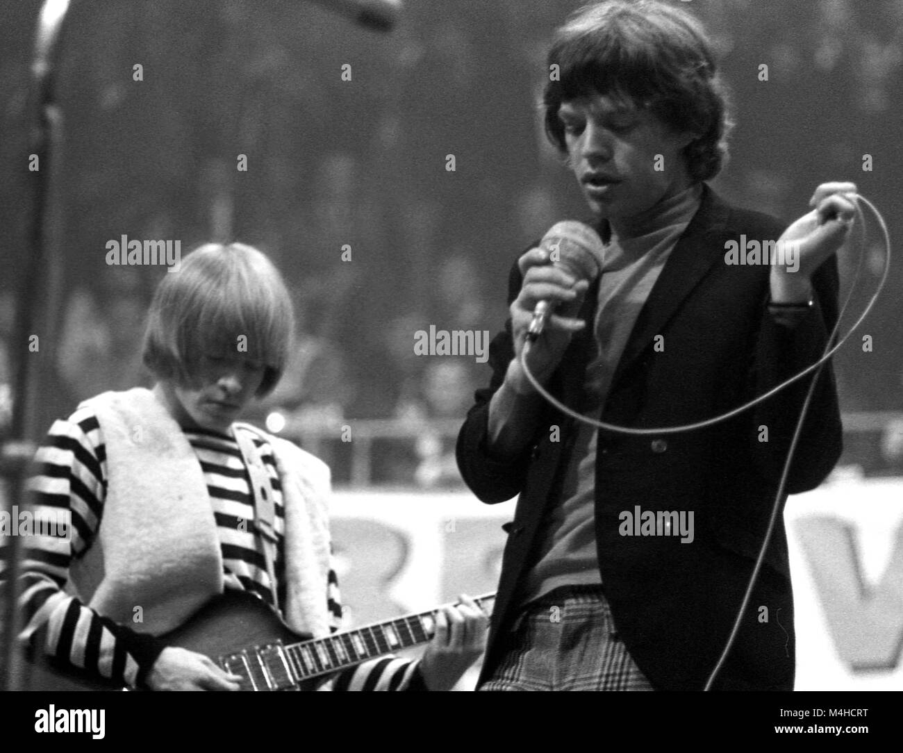 The Rolling Stones Mick Jagger Singing Stock Photos & The Rolling ...