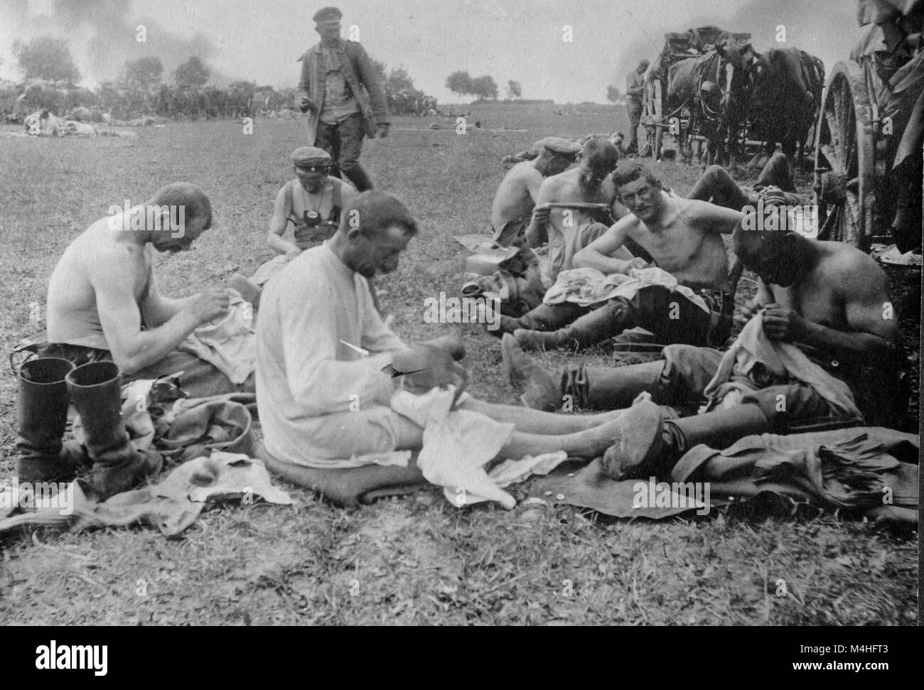 Soldiers cleaning their equipment on the Eastern front Stock Photo - Alamy