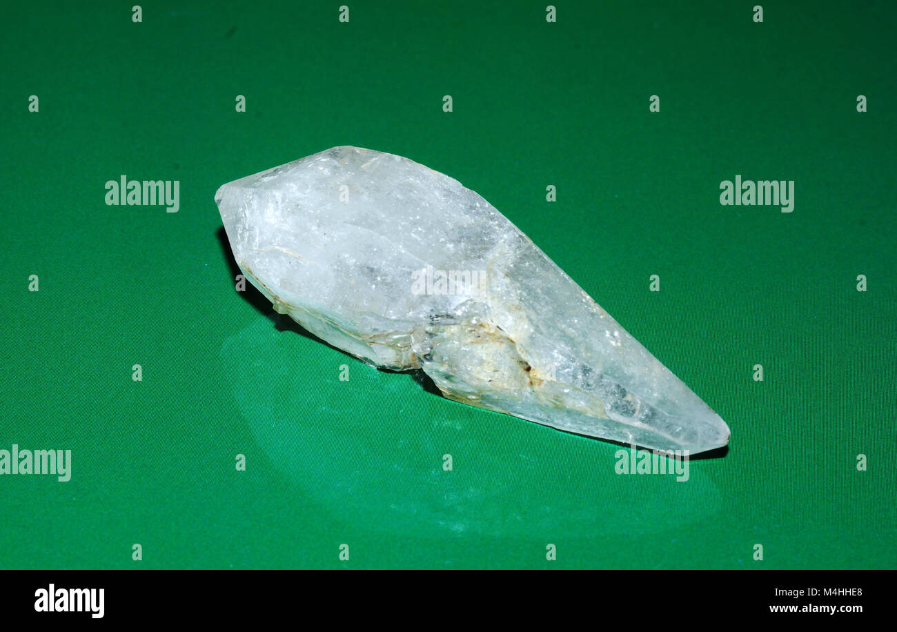 Quartz crystal close-up Stock Photo - Alamy